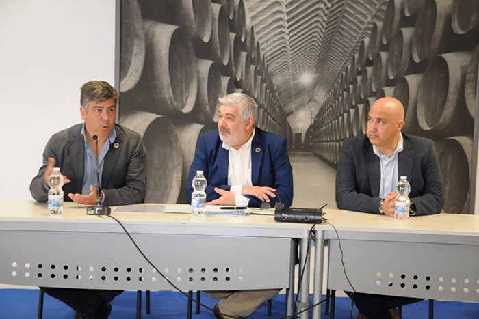 Rafael Llamas, presidente de ARA: “Hay que devolver al mundo rural todo ...